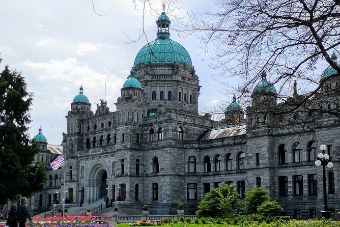 Victoria & The Butchart Gardens:Deluxe City and Garden Experience - Who Should Consider This Tour?