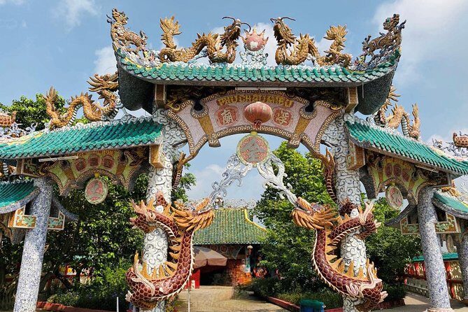 VIP Tour to Dragon Floating Temple by Speed Boat - An In-Depth Look at the Tour