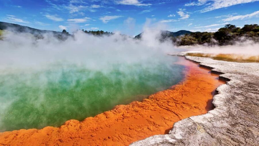 WAI-O-TAPU & HUKA FALLS RC - PRIVATE DAY TOUR FROM AUCKLAND - Price and Value