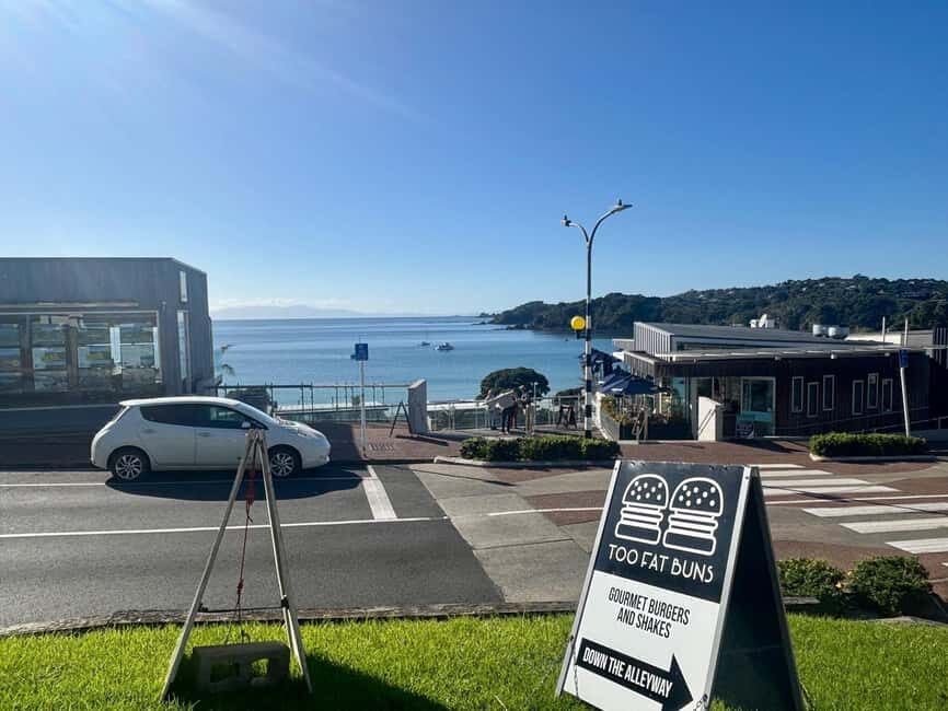 Waiheke Island: Saturday Sights & Flavours Tour - Relaxed Lunch and Local Beers at The Heke