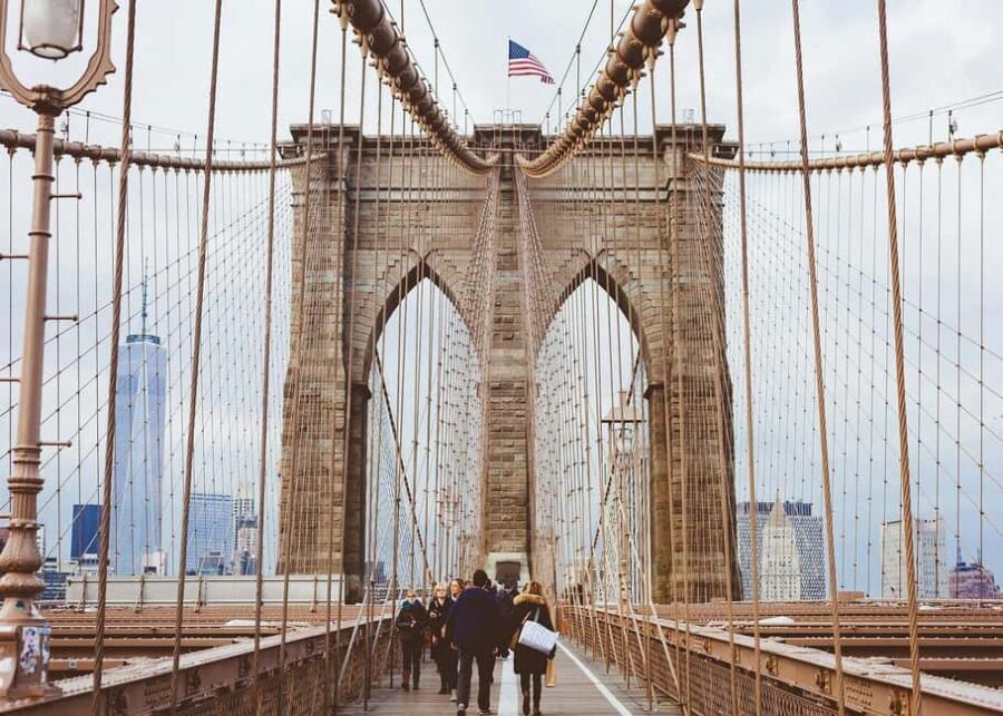 Walking tour of the Brooklyn Bridge and Dumbo - What Sets This Tour Apart