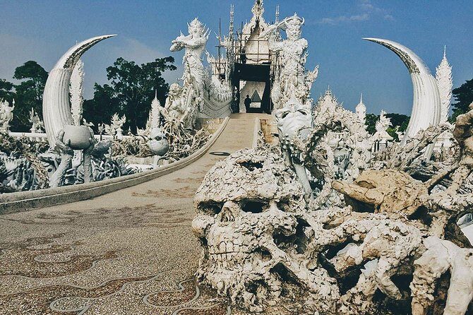 White Temple, Black House Museum and Hot Spring Tour from Chiang Mai (SHA Plus) - Practical Details & Experience Considerations