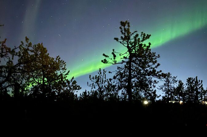 Yellowknife Aurora Hunting Tour - Transportation and Group Size