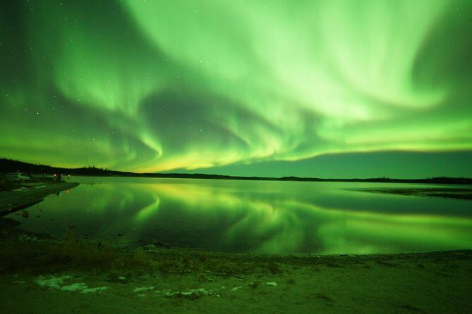 Yellowknife Tours - Aurora by bus - What to Expect on Each Stop: A Close Look at the Lake Hopping