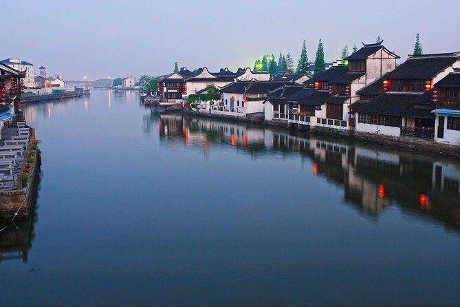 1-Day Private Tour to Zhujiajiao Water Town,the Bund and World Financial Center - Who Will Love This Tour?