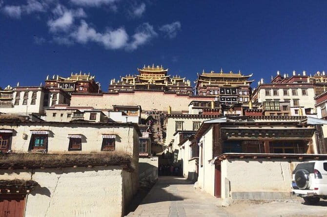 1-Day Shangri-La Tour to Ganden Monastery, Nixi Pottery Village and Tibetan Town - The Real Value of the Experience