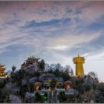 1-Day Shangri-La tour with Ganden Monastery, Napahai Lake and Tibetan Town - Transportation and Group Size