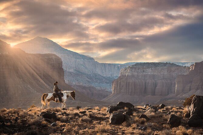 1-Hour Western Horse Ride - What’s Included and Not Included