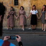 150-Minute Morning Old Town Photo Walk - Exploring the Market and Old Town