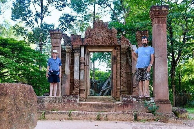 2 Day Angkor Wat With Small and Big Circuit Banteay Srei Tour - Day 1: A Journey Through the Small Circuit