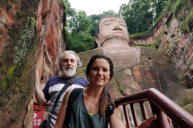2-Day Private Tour: Leshan Giant Buddha and Mount Emei from Chengdu - Comprehensive Itinerary Breakdown