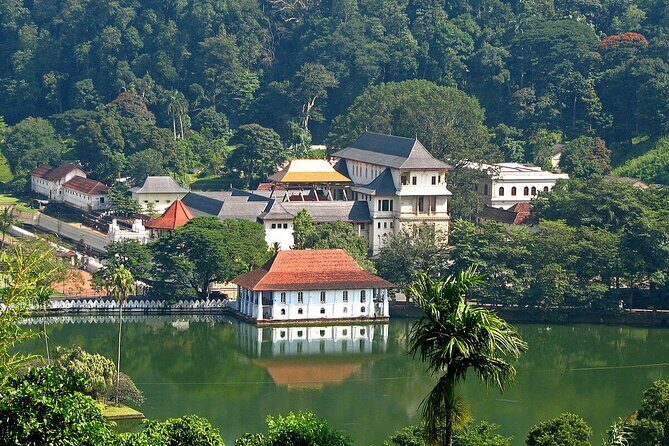 2 Day Private Tour of Kandy, Sigiriya & Dambulla - All Inclusive - Who Should Consider This Tour?