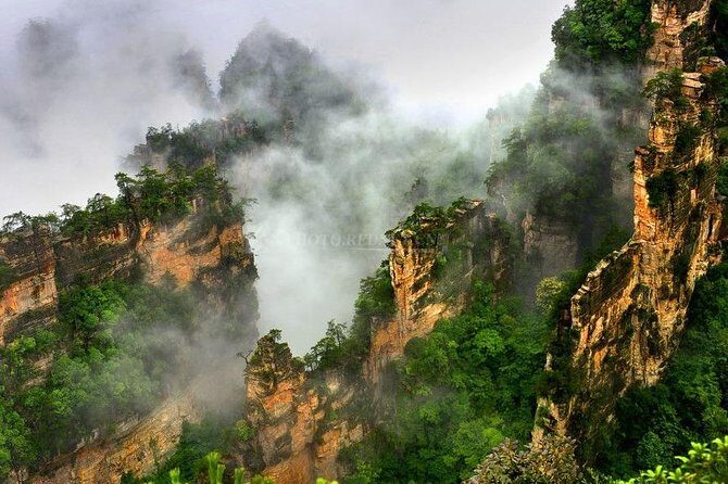 2-Day Zhangjiajie Happy Foodie&Sightseeing Tour - Day 1: A Land of Giants and Legends