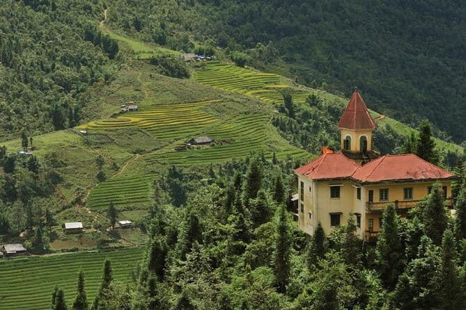 2 days - 1 night trekking Sapa tours from Hanoi - Day 2: Arrival, Trekking, and Village Visits
