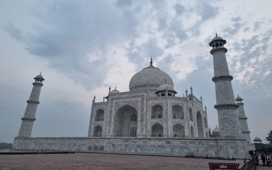 2 Days Delhi and Agra Tour by Car With an approved guide - Limitations and Considerations