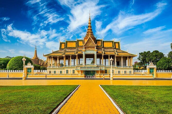2 Days Private Guide Tour Phnom Penh Heritage - Day 2: A Sobering Reflection and Cultural Gems