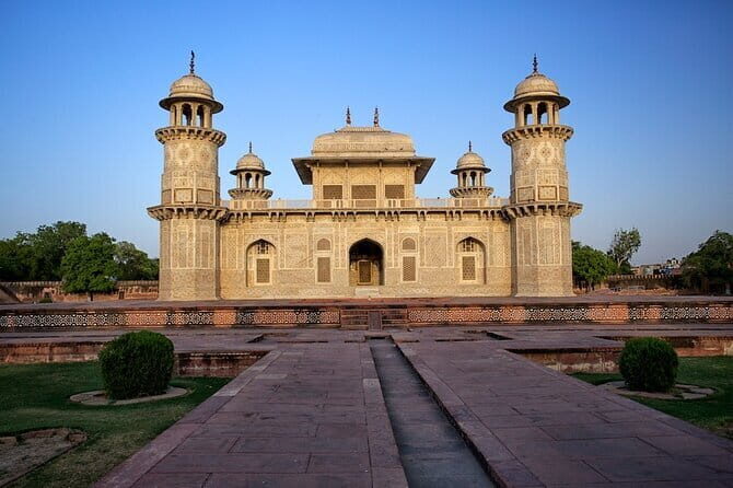 2 Days Taj Mahal Tour and Agra Tour by Car from Delhi - The First Day: Arriving and Exploring Agra’s Fortress and Tombs