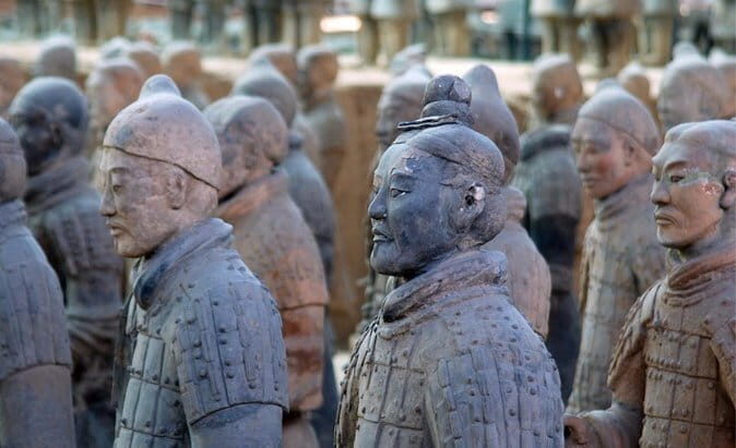 2 Days Xian Customized Tour for Terracotta Warriors and More - Detailed Breakdown of the Itinerary