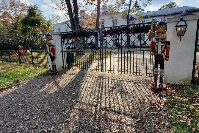 2 Hour December Holiday Lights Tour - Who Will Love This Tour?