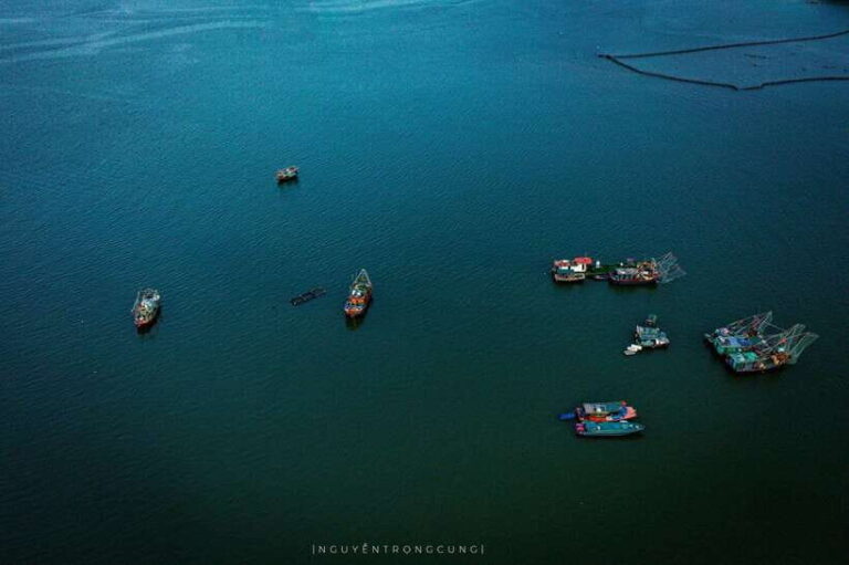 2-Hour Private Canoe Discover the Best of Ha Long Bay - Exploring the Caves: Bright and Dark Cave