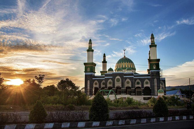 2-Hour Private Guided Romantic Tour in Bengkulu - Who Should Consider This Tour?