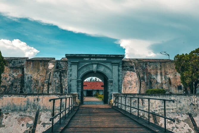 2-Hour Private Guided Walking Tour in Bengkulu - The Experience You Can Expect