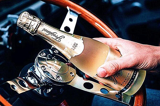 2-Hour The Chic Jeep Night Tour in Shanghai City - What Does the Experience Include?