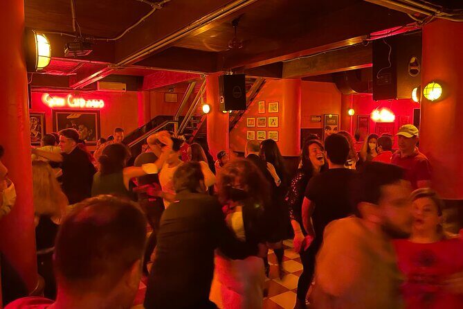 2 Hours and 30 Minutes Salsa Night in México City - The Authenticity and Atmosphere