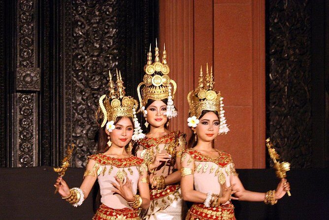 2 Hours Traditional Dinner Show with Free Transfer - Practical Details for Travelers