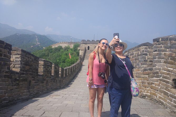 2 Sections Great Wall Hiking Tour to Mutianyu & Huanghuacheng - Who Is This Tour Best For?