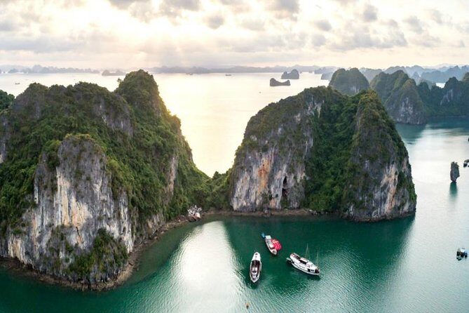 3 Days 2 Nights on Swan Cruises visiting Bai Tu Long bay Thien Canh Son cave - Authentic Experiences & Genuine Service