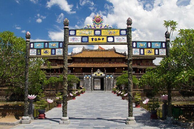 3-Hours Hue Imperial Walking Tour with Guide - Exploring Hue’s Imperial City: What to Expect