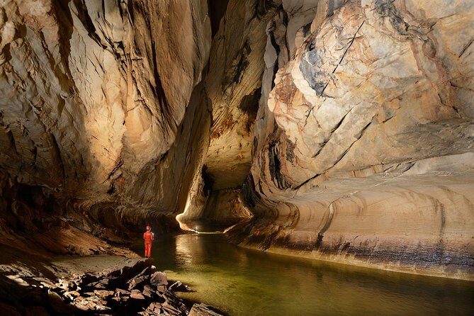 4 Days 3 Nights Mulu 4 Showcaves with Pinnacles - Why This Tour Packs a Punch