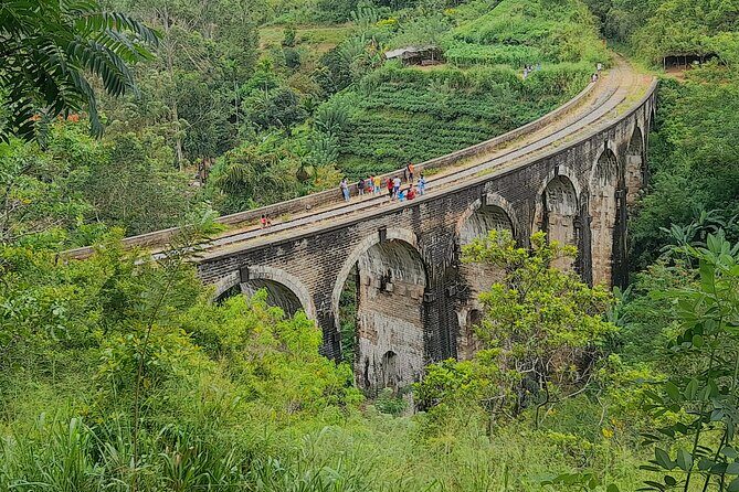 4 Days Private Vehicle With Driver in Sri lanka - FAQ