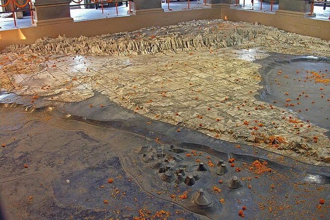 4-hours tour of Varanasi: Temples with Classical Dance & Ganges Aarti - Final Thoughts: Who Should Consider This Tour?