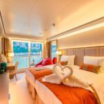 4D3N Yangtze River Cruise: Chongqing to Yichang by Century Cruise - Day 3: Spectacular Gorges and Unique Natural Beauty