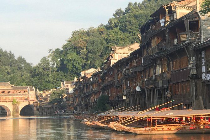 5 Days Zhangjiajie Mountains&Fenghuang Ancient Town Tour(5-star Hotel) - The Thrill of the Zhangjiajie Grand Canyon and Baofeng Lake