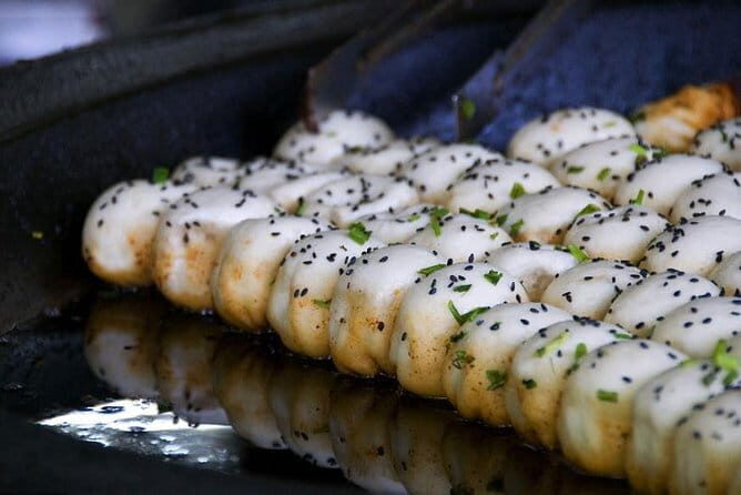 6-hour Genuine Shanghai Street Food Gathering and Sightseeing Highlight Tour - A Deep Dive into the Tour Experience