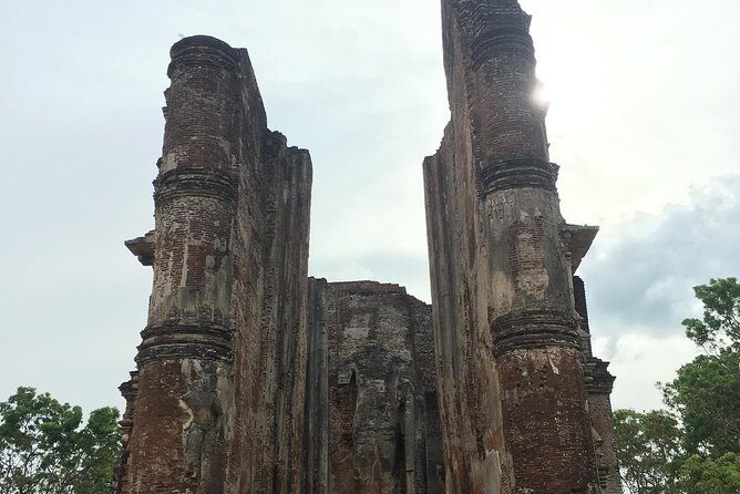 8 days 7 nights Srilanka Private Tour by Car for 2 - Day 4: Climbing Sigiriya & Exploring Kandy