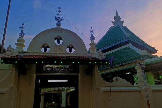 8 Hour Shared Malacca Evening Tour, River Cruise and Trishaw Ride - Deep Dive into Melaka’s Colonial Architecture