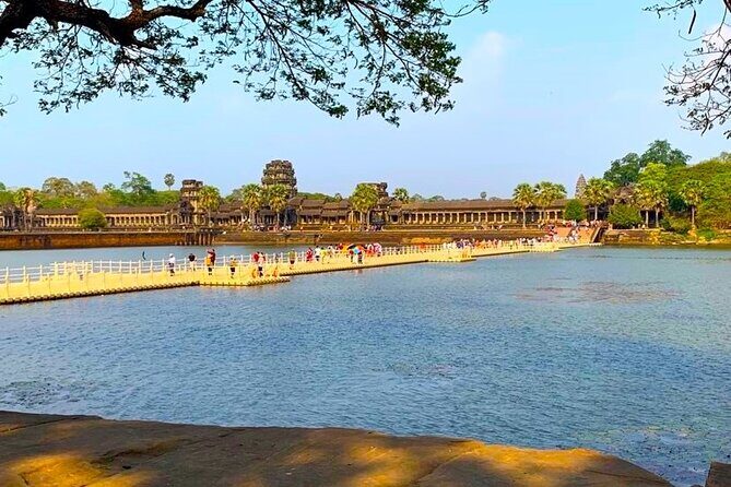 8 hours private charter ! From Siem Reap to Angkor Archeological Park and other - Why This Tour is a Great Choice