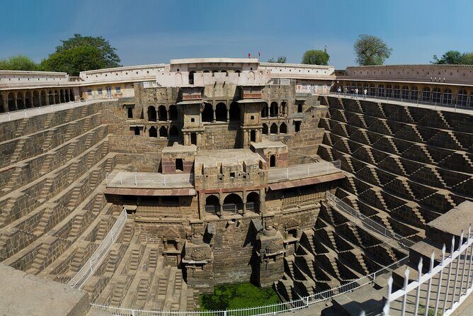 A Day Trip of Chand Baori & Fatehpur Sikri from Jaipur with Guide - The Itinerary: A Closer Look