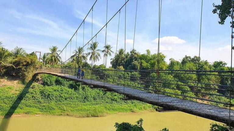 A Day TukTuk Handicrafts Bambootrain Killing&BatCaves,Sunset - Transportation & Practical Tips