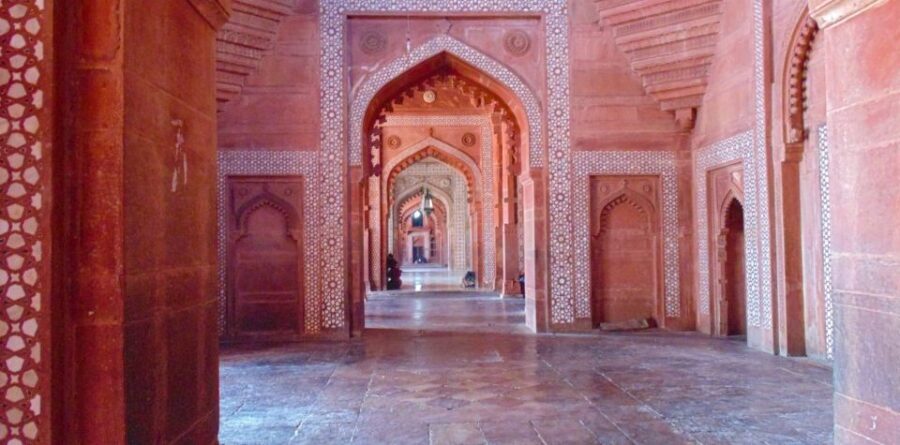 Agra: Taj Mahal Tour With Traditional Indian Dress - The value of this tour