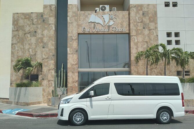 Airport Transfers to Cabo San Lucas Pacifico Hotels RT - Vehicle Comfort and Inclusions