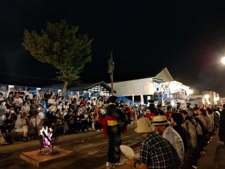 Akita: Ticket and Guided Tour of Nishimonai Bon Odori Dance - How the Tour Works