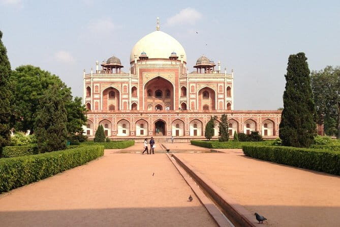 All Inclusive Private and Old Delhi Tour with Entrances - Transportation and Comfort