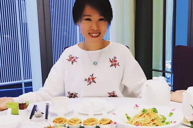 Amazing Hong Kong - Private Guided Tour with a Private Car - Who Should Book This Tour?