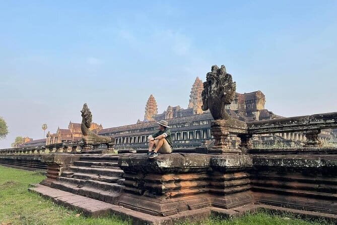 Angkor Wat 4-Day Tour from Bangkok - Day 1: Border Crossing and Arrival in Siem Reap