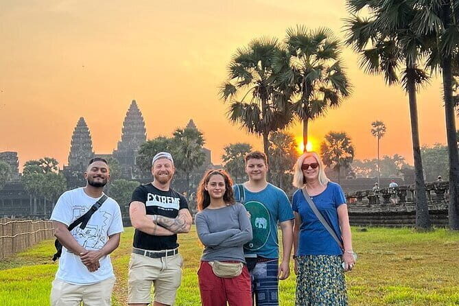 Angkor Wat Highlights and Sunrise Guided Tour -Shared Tour - Key Points